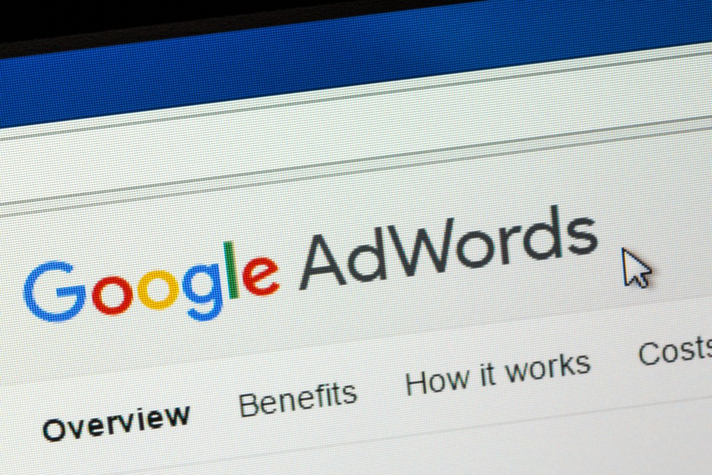 How Search Engine Displays Paid Ads and Non-Ads | Beyond the Net